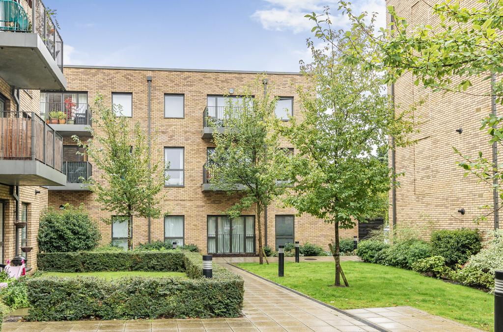 Mandrel House, 10 Old Barn Lane... 2 bed apartment - £140,000