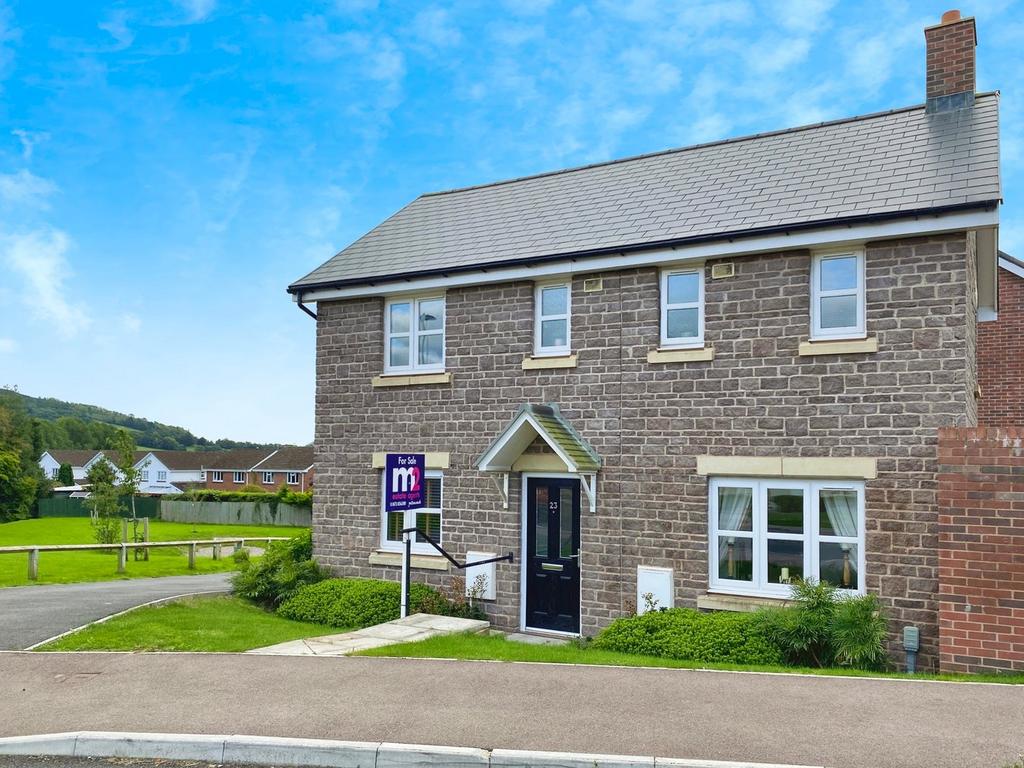 Maindiff Drive, Abergavenny NP7 3 bed detached house for sale - £349,950