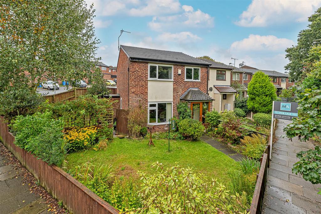Dale Lane, Appleton, Warrington 3 bed end of terrace house - £235,000