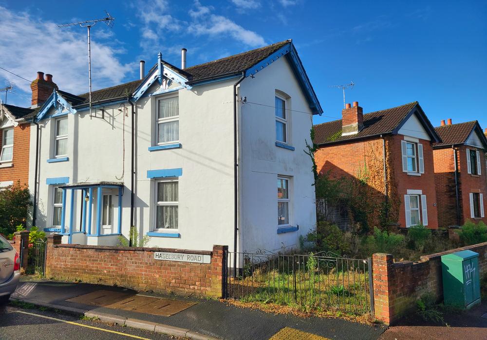 Haselbury Road, Totton SO40 2 bed semi-detached house - £270,000