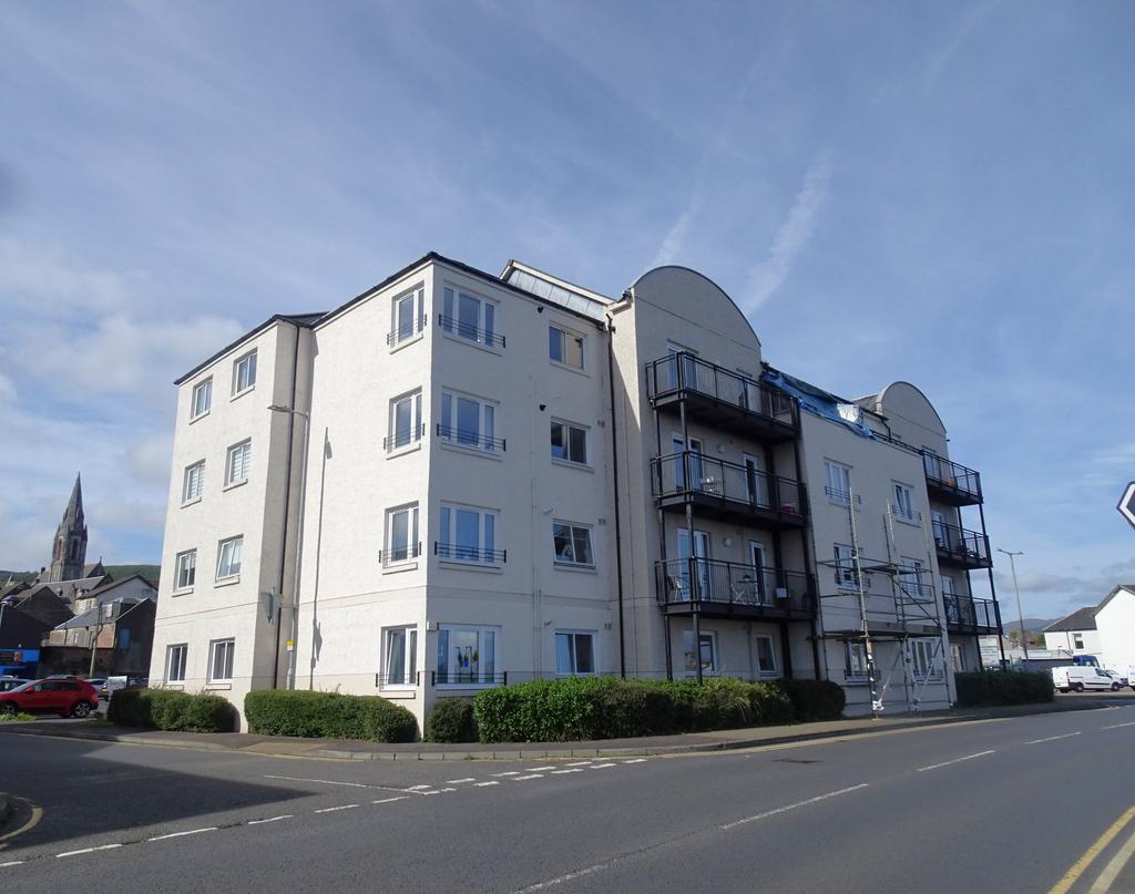 4 Harmony Court, Moir Street, Dunoon... 3 bed flat - £150,000