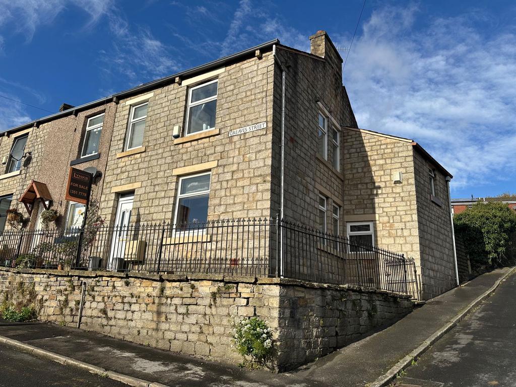Greaves Street, Mossley... 3 bed end of terrace house - £200,000