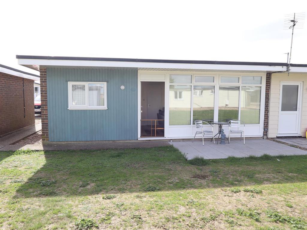 The Parade, Romney Sands Holiday... 2 bed chalet - £14,750
