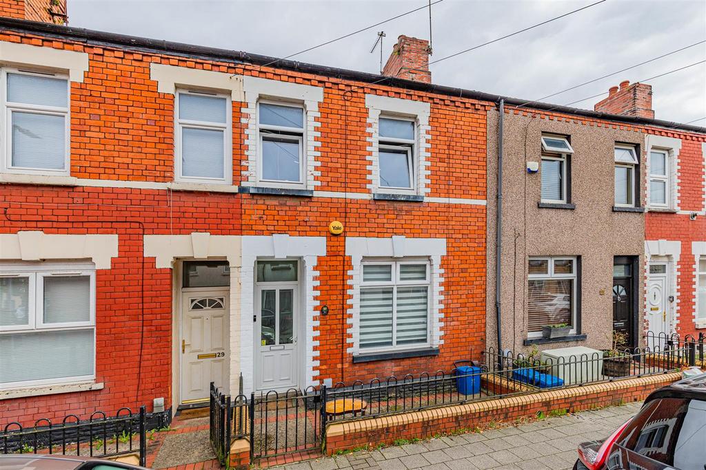 Court Road, Cardiff CF11 2 bed terraced house - £240,000