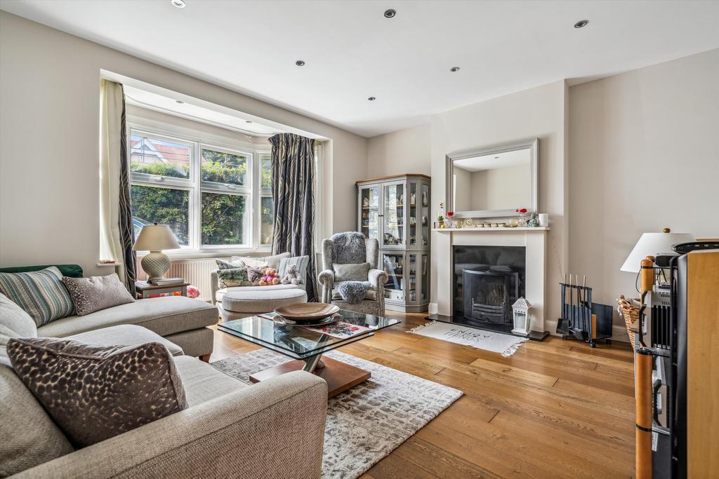 Netheravon Road South, London, W4 4 bed detached house - £1,700,000