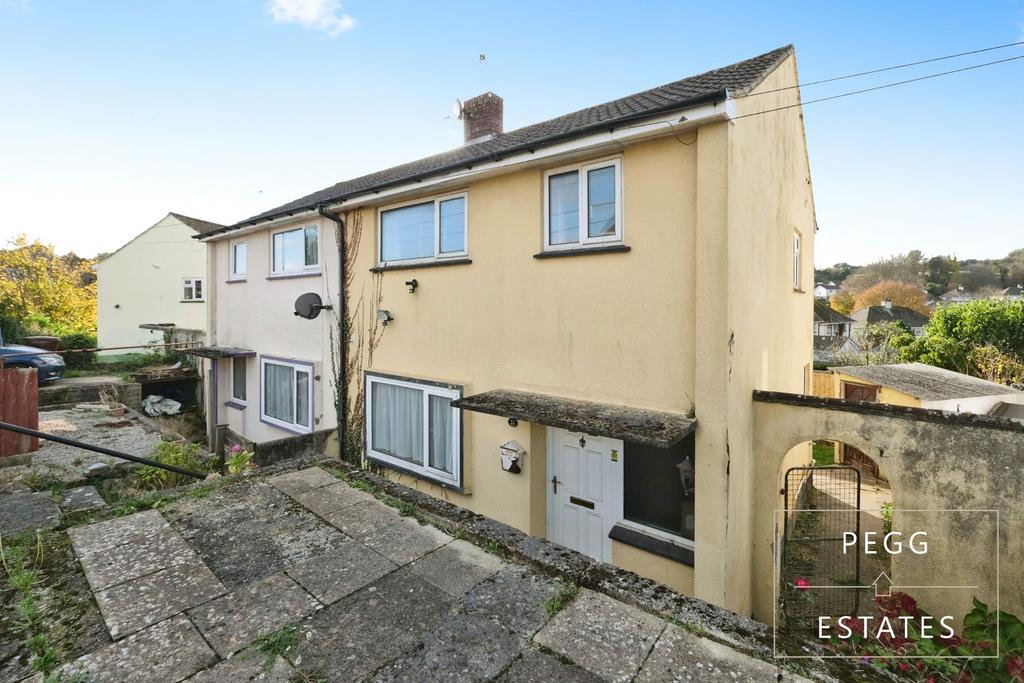 Barton, Torquay TQ2 3 bed semi-detached house - £180,000