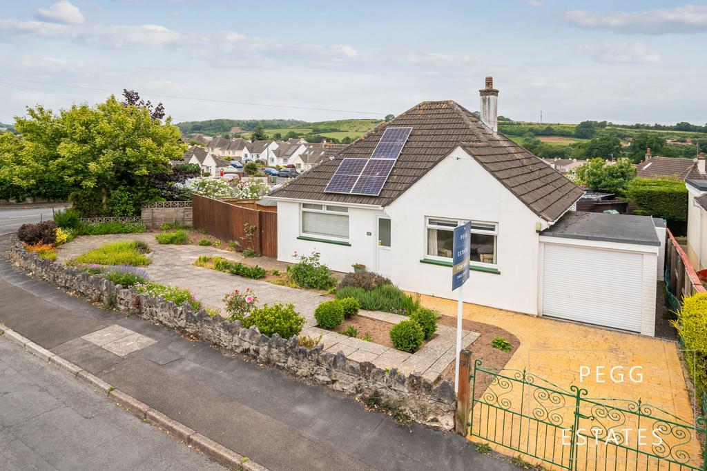 Kingskerswell, Newton Abbot TQ12 2 bed bungalow for sale - £250,000