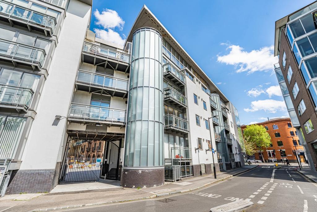 Tanner Street London SE1 3 bed flat - £3,500 pcm (£808 pw)