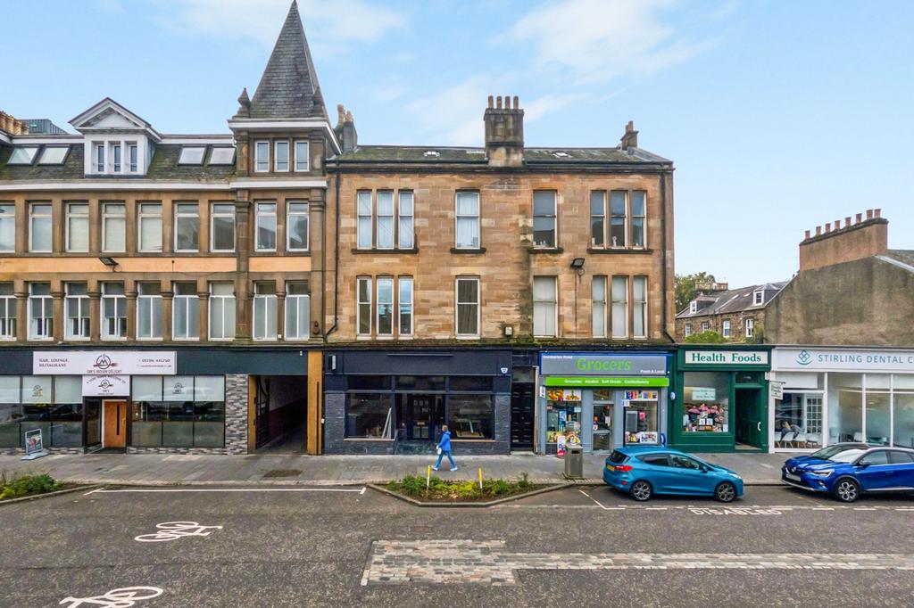 Dumbarton Road, Stirling, FK8 2 bed apartment - £140,000