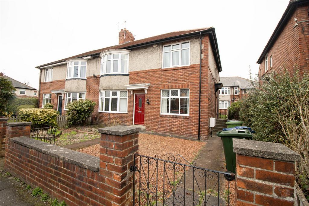 Ferndene Grove, High Heaton... 2 bed flat - £850 pcm (£196 pw)