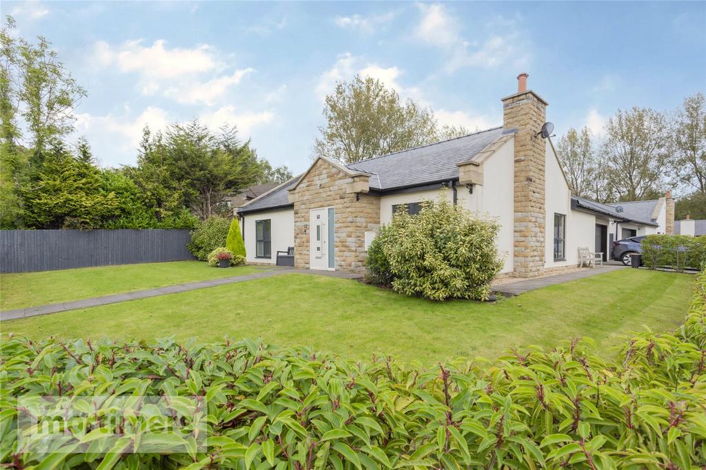 Stonewater Close, Barrow, Clitheroe, BB7 2 bed detached bungalow - £595,000