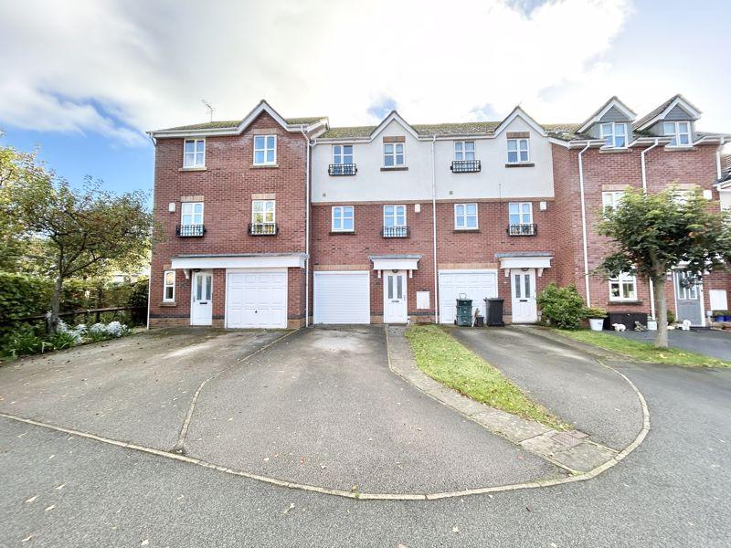 Cwrt Llewelyn, Conwy 3 bed terraced house - £265,000