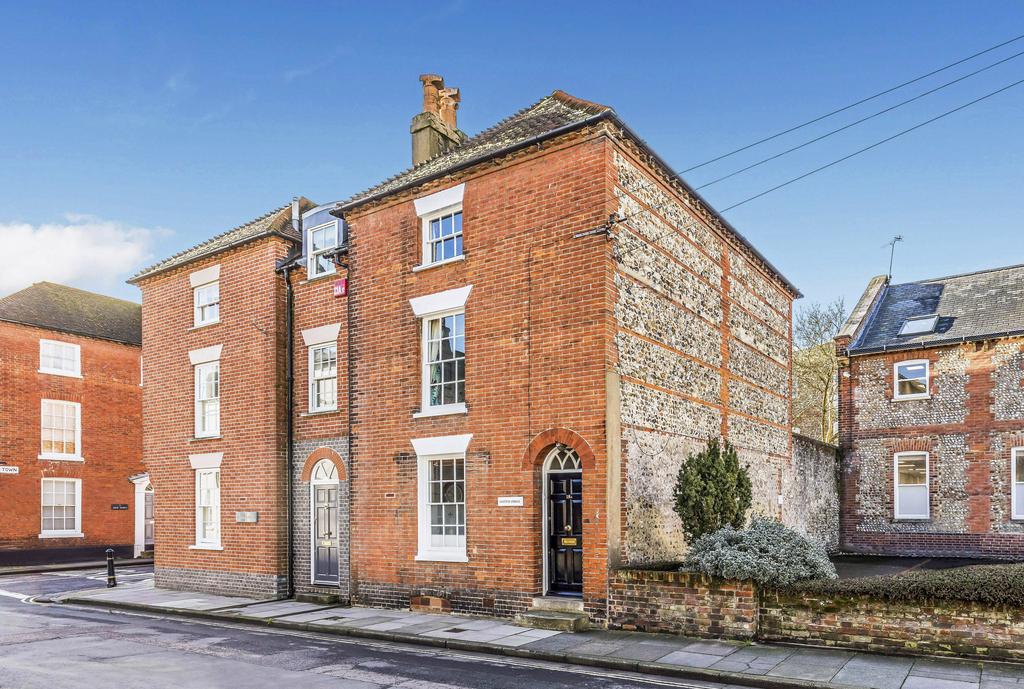 Chichester PO19 4 bed house - £799,950