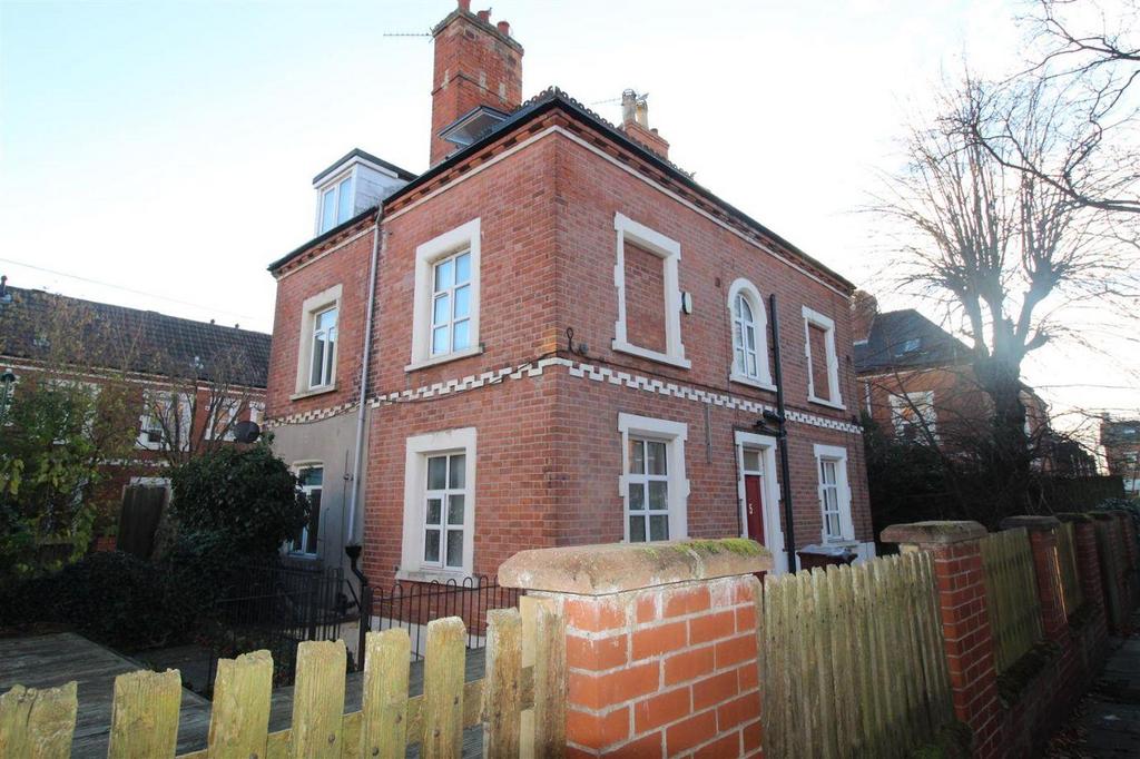 Colville Villas, Nottingham NG1 6 bed semi-detached house to rent - £ ...