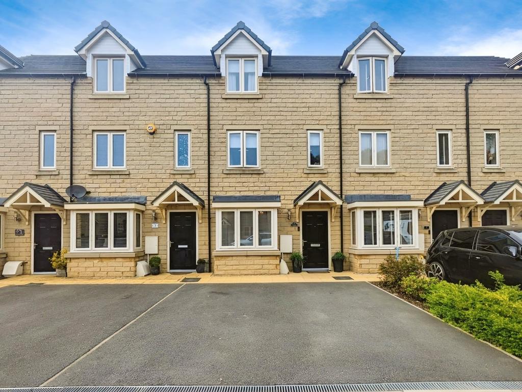 Mill House Court, Huddersfield HD7 3 bed terraced house - £230,000