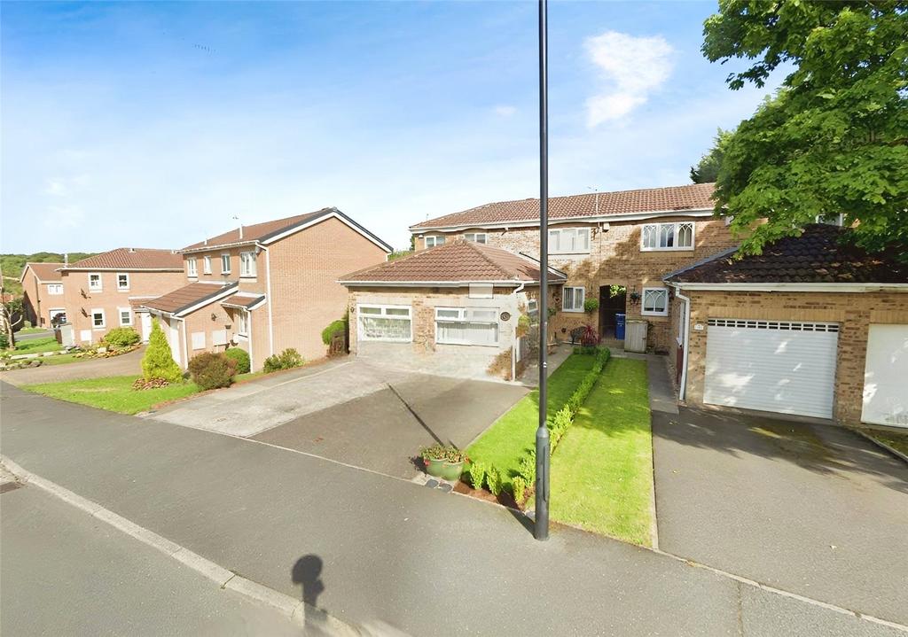 Oakfern Grove, Sheffield S35 2 bed terraced house - £175,000