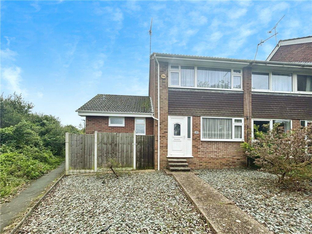 Fraser Close, Cowes, Isle of Wight 3 bed end of terrace house - £270,000