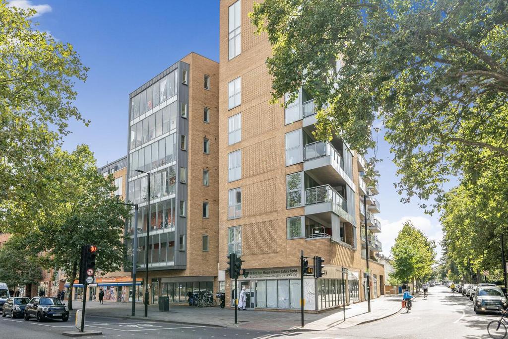 Glengall Road, Peckham 2 bed flat - £500,000