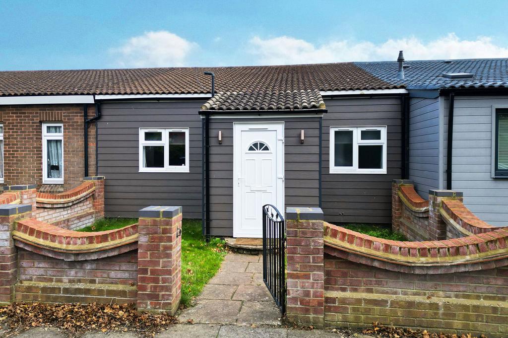 Springfields, Basildon, Essex, SS16 3 bed terraced house - £340,000