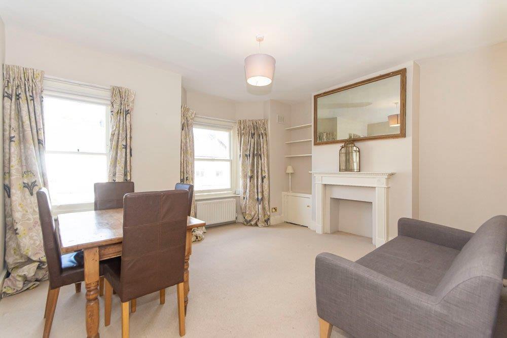 Rowena Crescent, Battersea SW11 2 bed flat - £2,100 pcm (£485 pw)