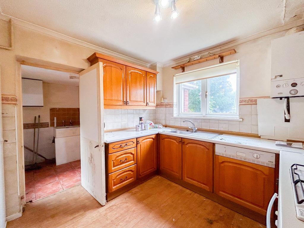 Farmwood Close, Newport, NP19 3 bed semi-detached house - £150,000