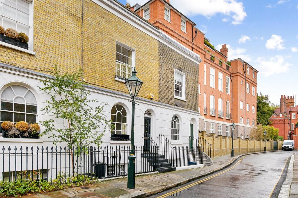 Glebe Place, Chelsea, London 3 bed house - £2,999,950