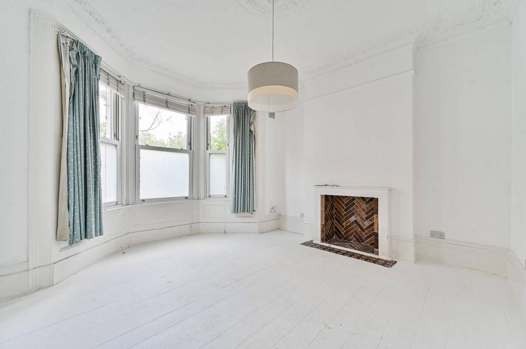 Stockwell Road, Brixton, London, SW9 2 bed flat to rent - £2,700 pcm (£ ...