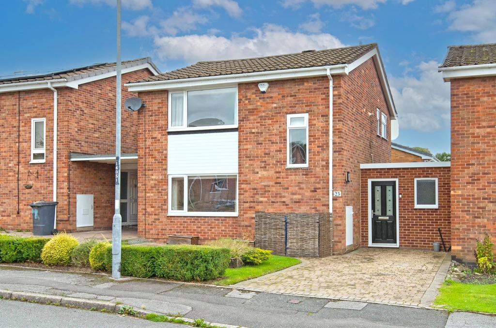 Errington Road, Chesterfield S40 3 bed link detached house - £290,000