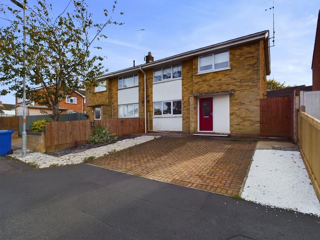 Sollys Way, Towcester, NN12 3 bed semi-detached house - £290,000
