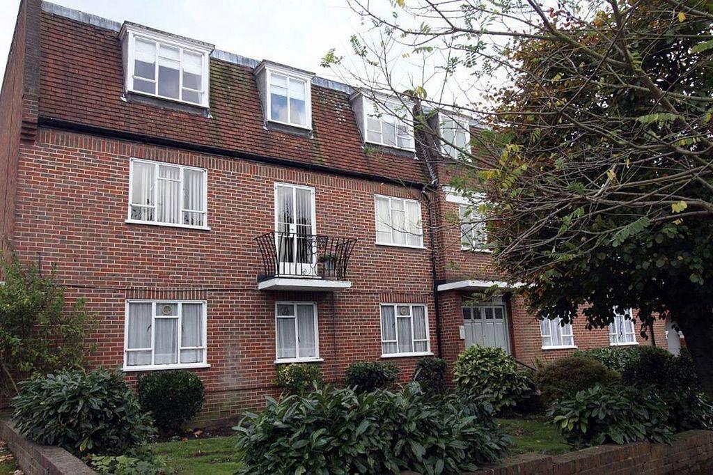 Exeter Road, Mapesbury Estate... 1 bed flat - £2,275 pcm (£525 pw)