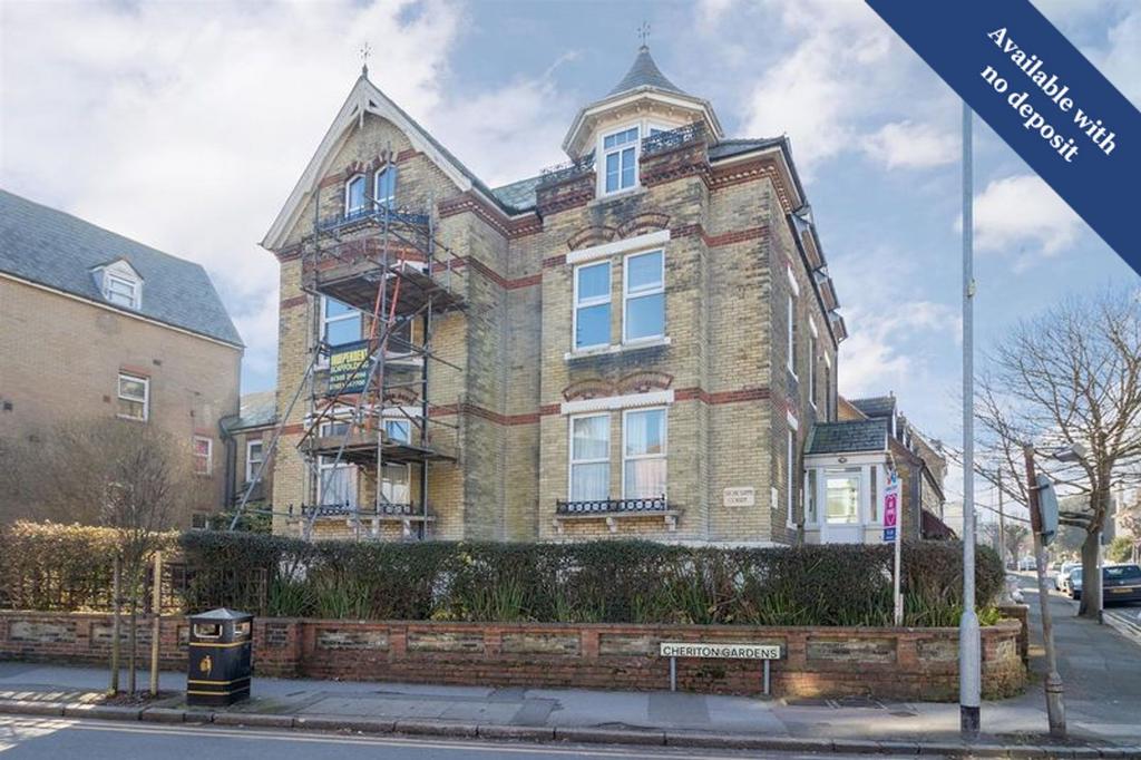 Cheriton Gardens, Highcliffe Court, CT20 2 bed flat - £975 pcm (£225 pw)