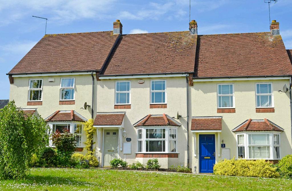 The Round, Mawsley, NN14 3 bed terraced house - £1,100 pcm (£254 pw)