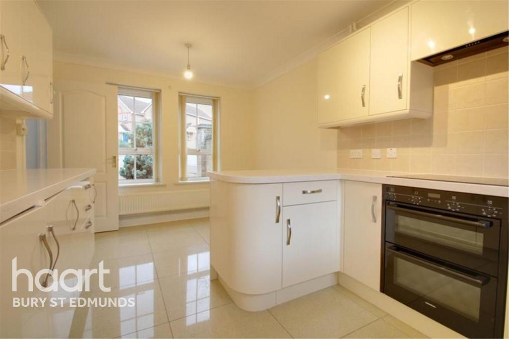 Lyminster Close, Bury St Edmunds 3 bed detached house - £1,450 pcm (£ ...