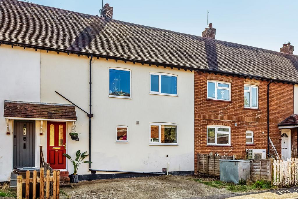 Brookfield, Four Elms, Edenbridge, Kent 3 bed terraced house - £375,000