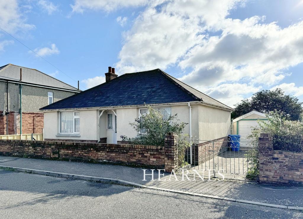 Pembroke Road, Parkstone, Poole, BH12 3 bed bungalow - £275,000