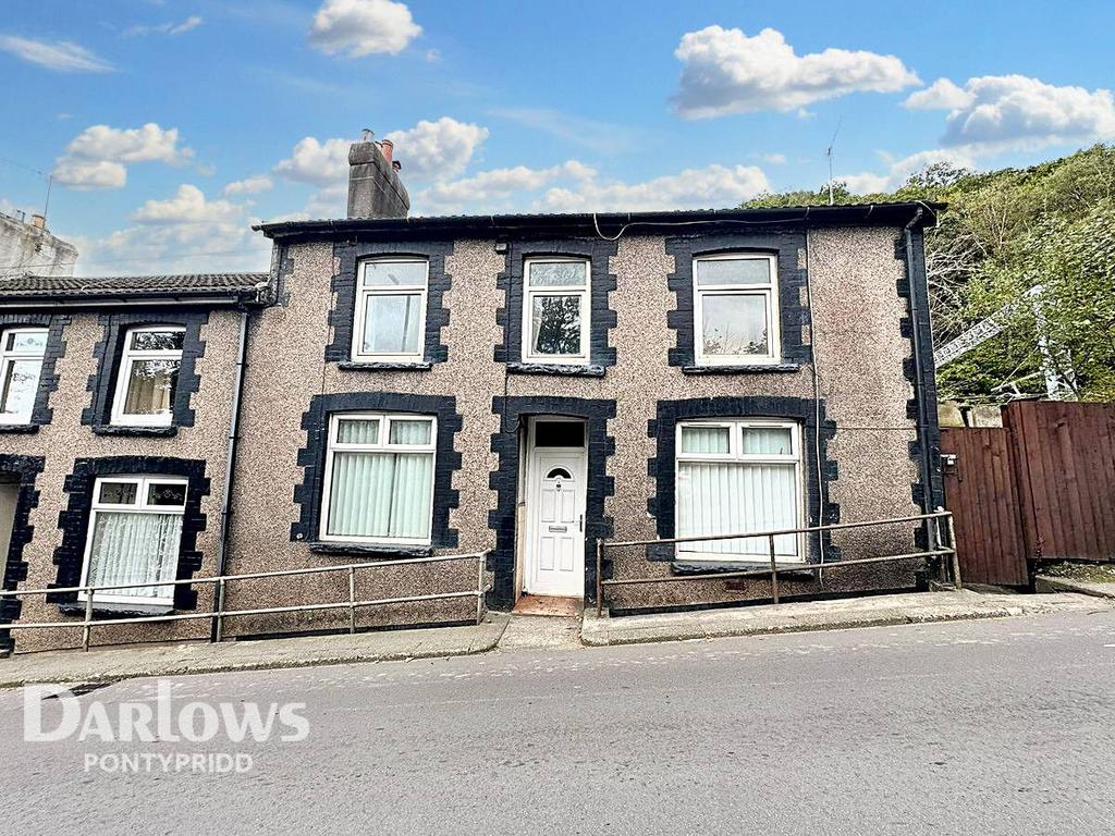 Berw Road, Pontypridd 3 bed end of terrace house - £70,000