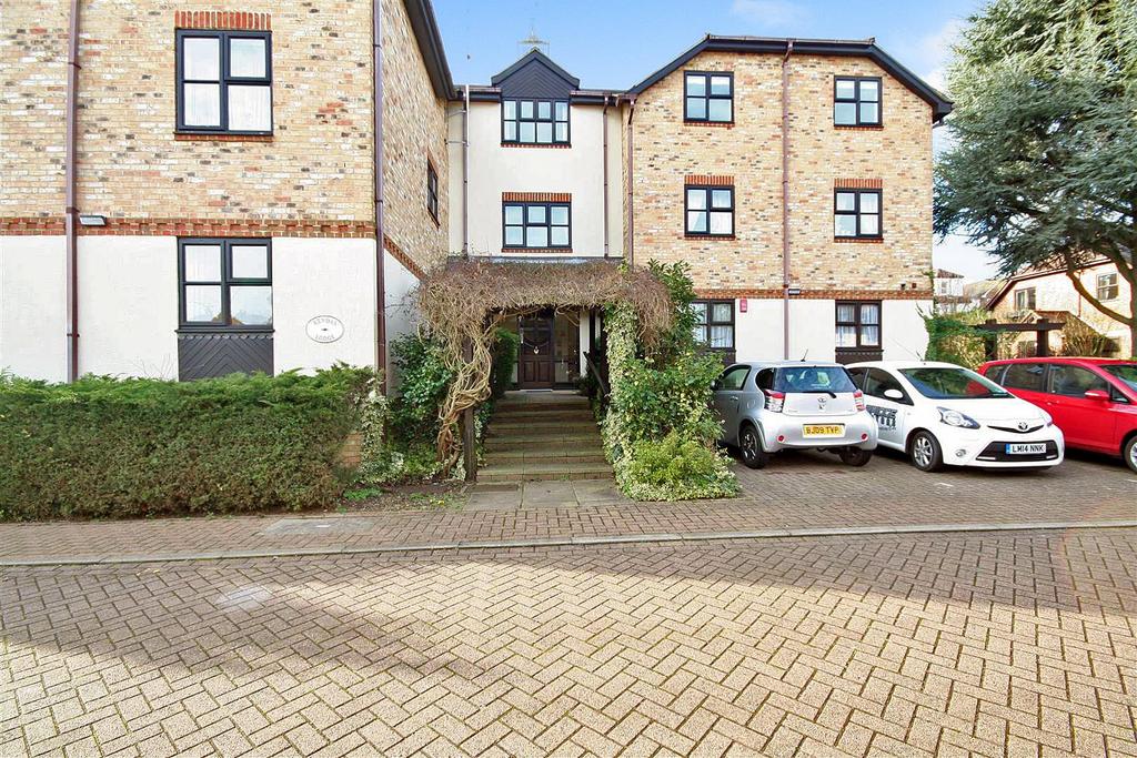 Watling Street, Radlett WD7 2 bed retirement property - £410,000