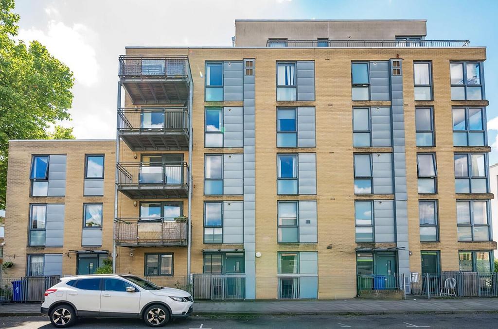 Samuel Street, London, SE15 2 bed apartment - £2,300 pcm (£531 pw)