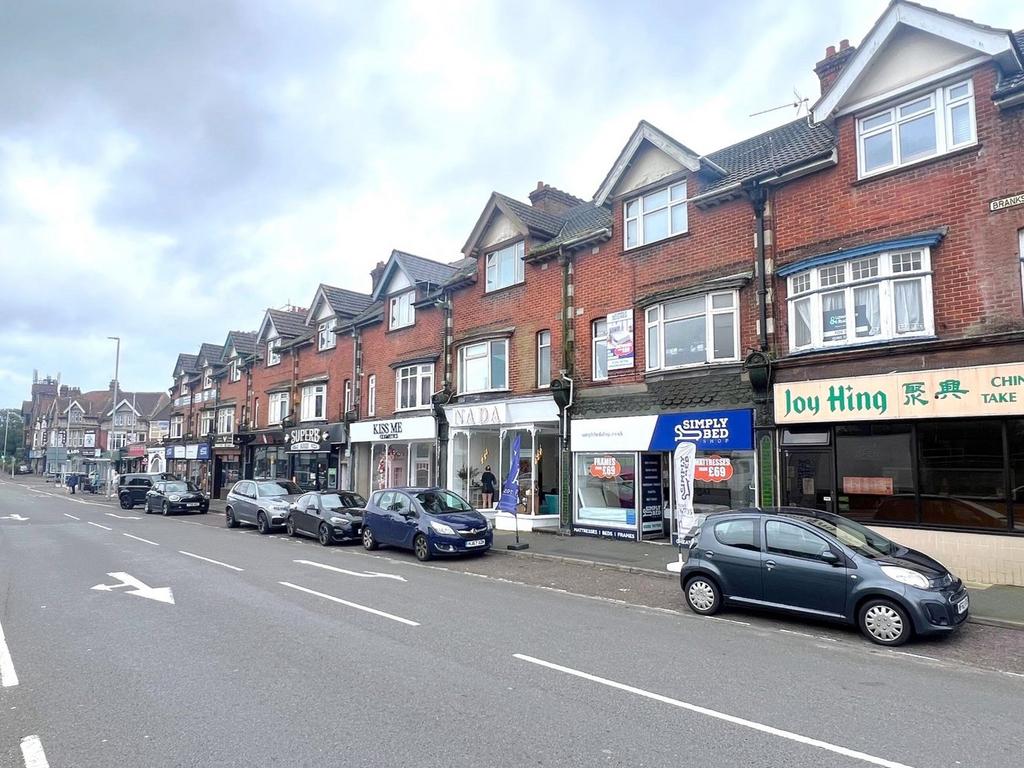 Poole Road, Branksome, Poole, BH12 4 bed apartment for sale - £170,000