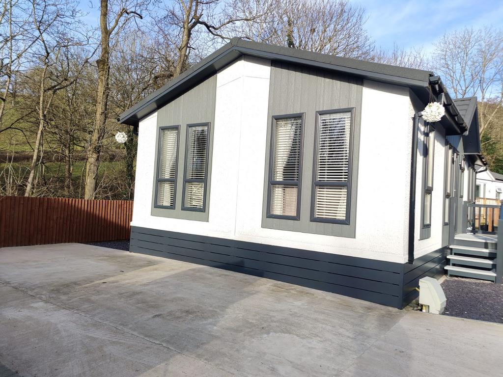 Ruthin, Wales, LL15 2 bed park home for sale - £180,000