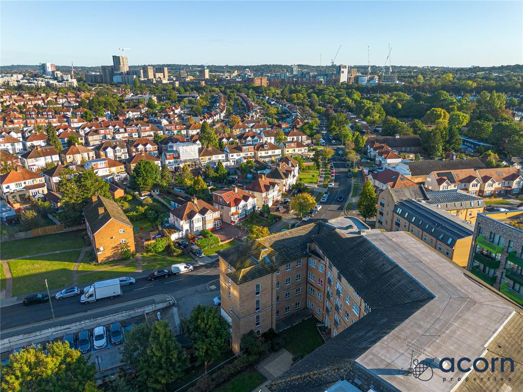 Geneva Court, Colindale NW9 2 bed apartment - £350,000