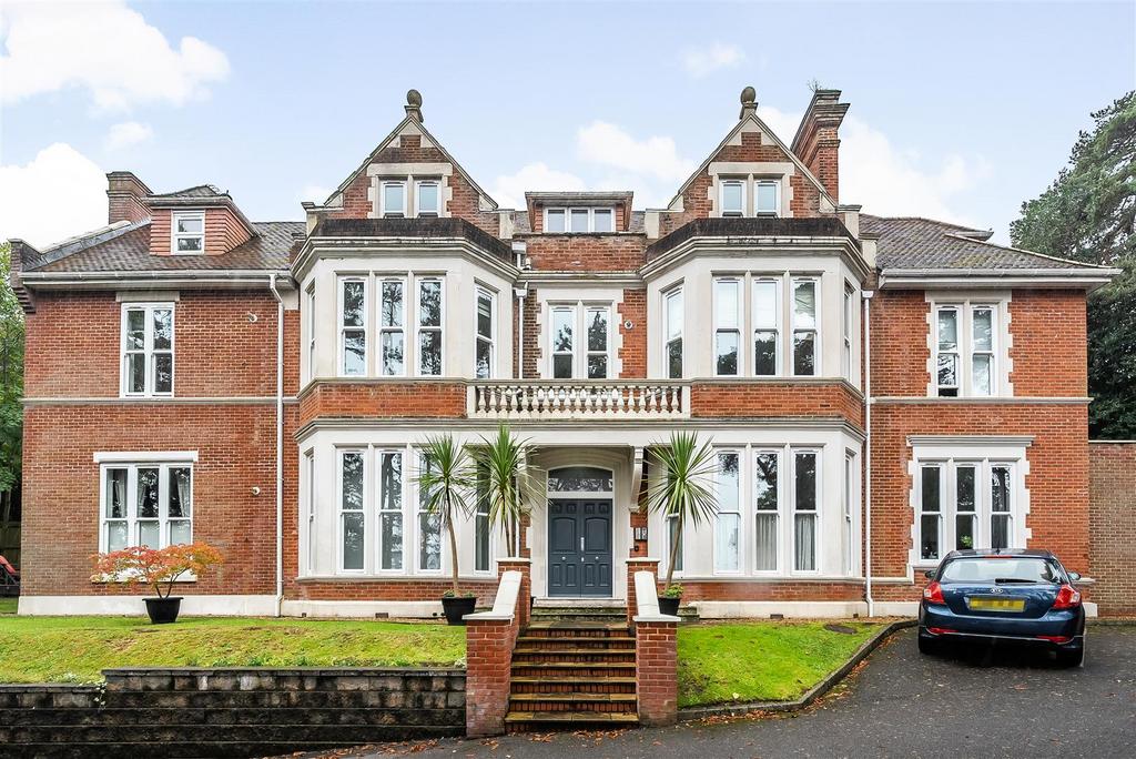 Knyveton Road, Bournemouth BH1 2 bed flat for sale - £230,000