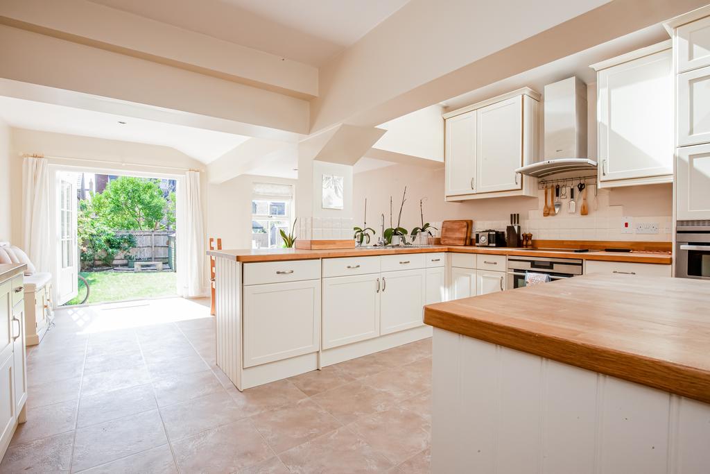 Divinity Road, East Oxford, OX4 3 bed end of terrace house - £2,350 pcm ...