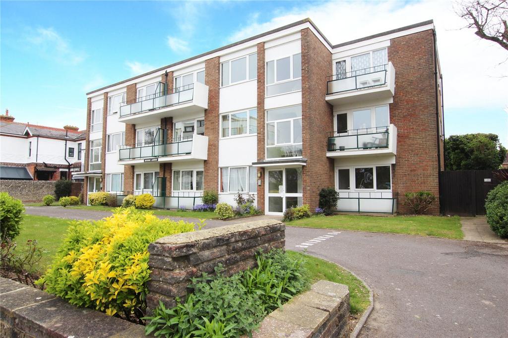 Heene Lodge, Heene Road, Worthing... 1 bed flat - £975 pcm (£225 pw)