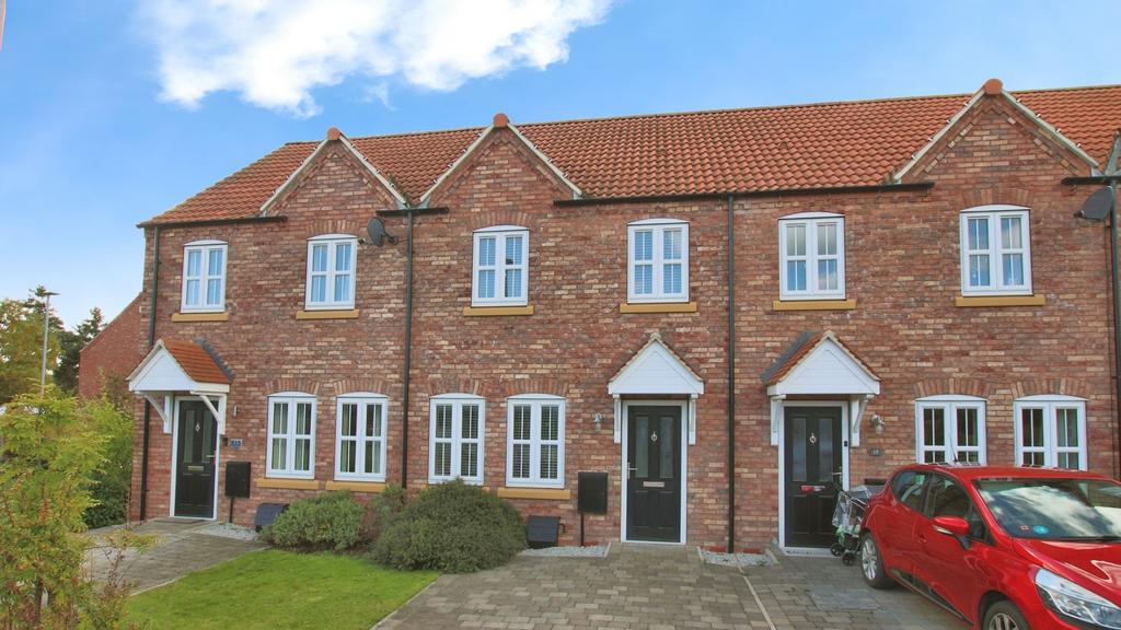 Westfields Drive, Beverley,HU17 8ED 2 bed terraced house - £55,000