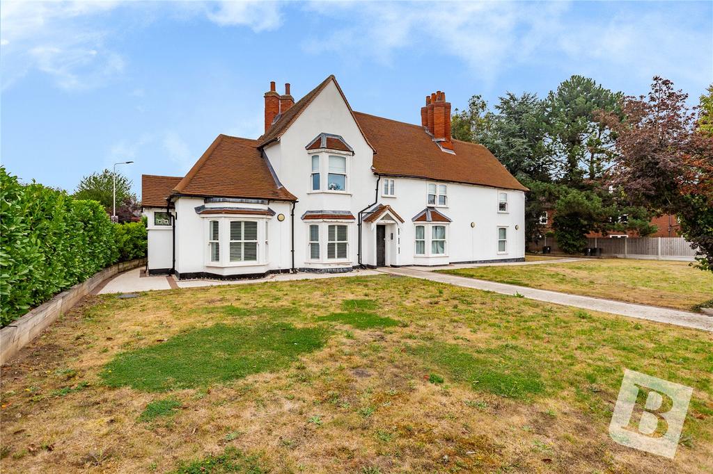 Spire View Court, 35 Upminster Road... 2 bed apartment - £375,000