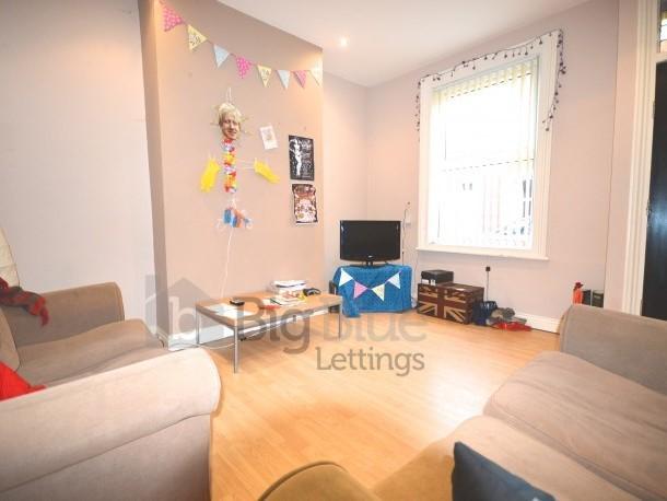 19 Welton Place, Hyde Park, Leeds LS6 5 bed terraced house to rent - £ ...