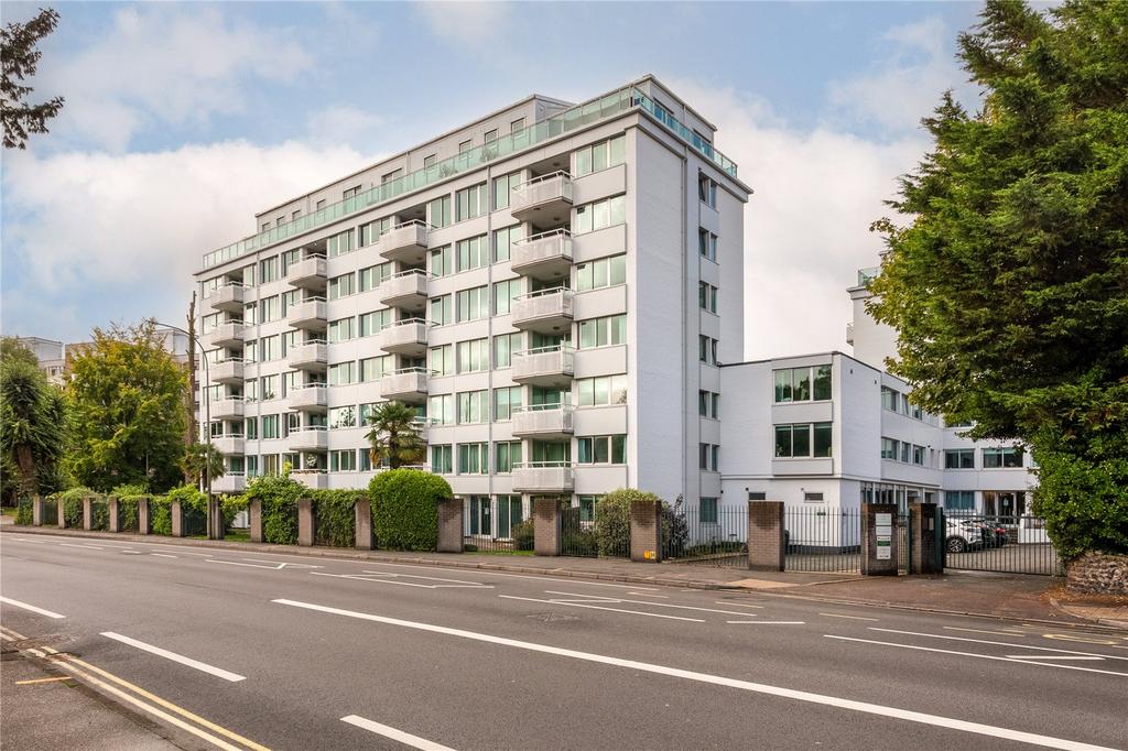 London Road, Preston, Brighton, BN1 3 bed flat - £280,000