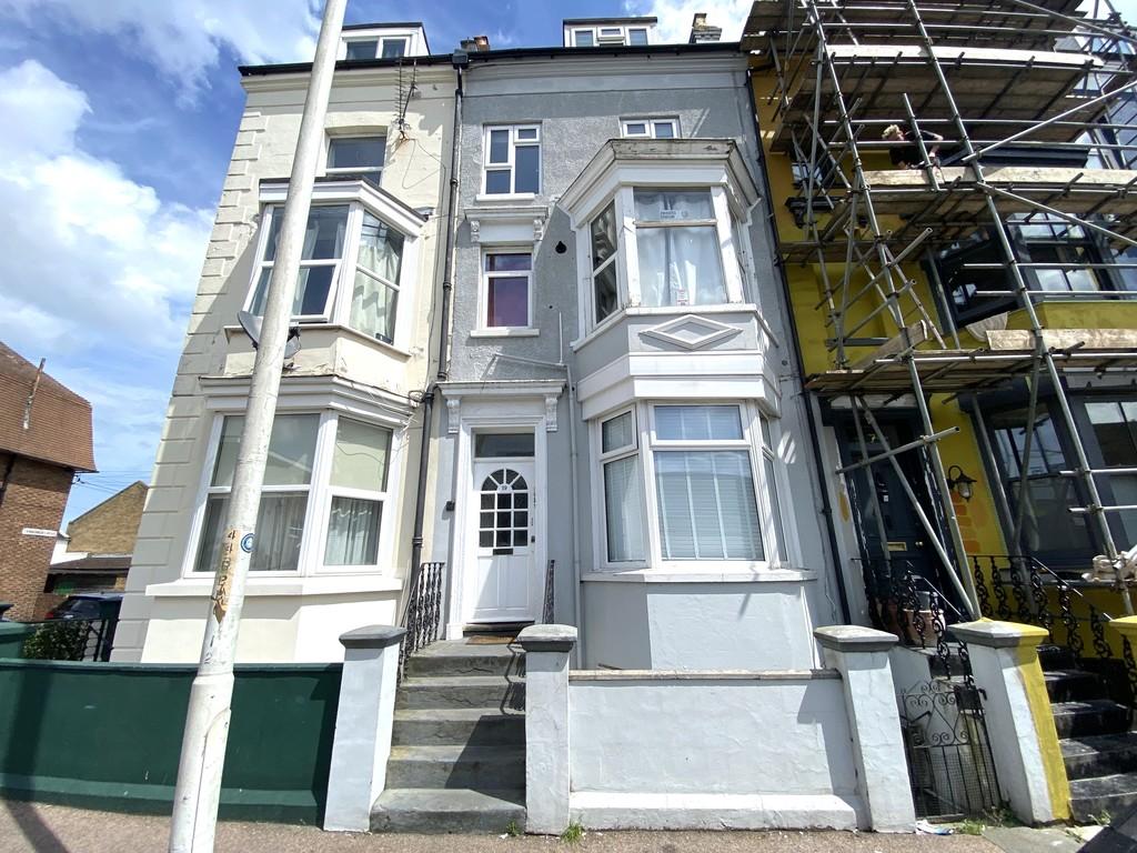 Grange Road, Ramsgate 2 bed maisonette - £995 pcm (£230 pw)