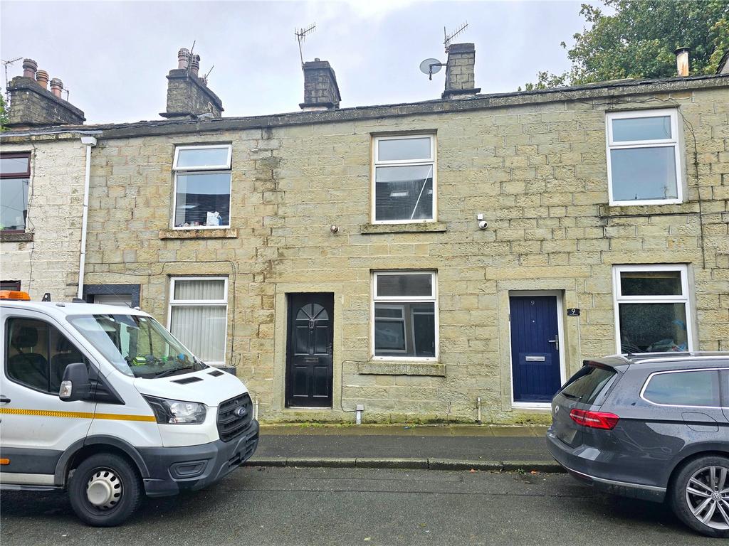 Acre Mill Road, Stacksteads... 2 bed terraced house - £79,950